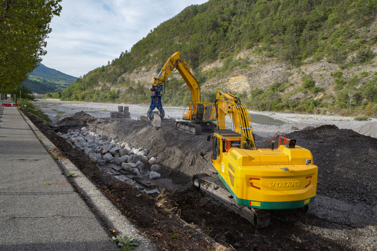 Travaux de confortement de la digue des épinettes à Digne-les-Bains ...